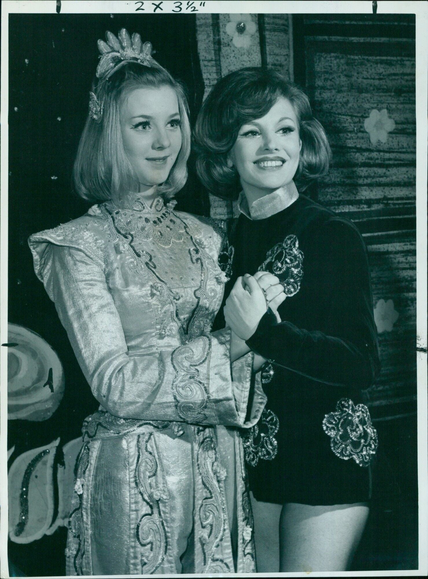 Jean Bayless makes her debut as Aladdin at the New Theatre. - Vintage