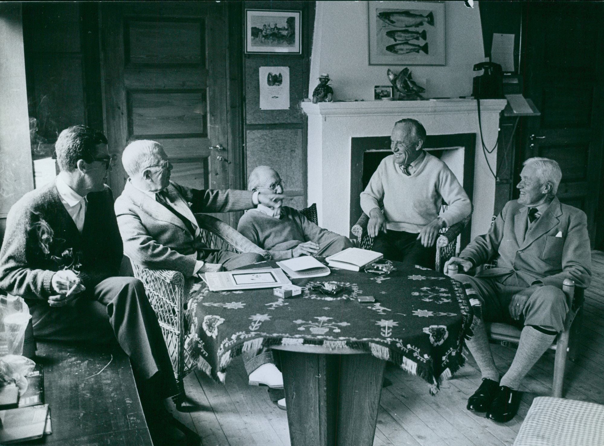 Kung Gustaf VI Adolf med Carl Johan Bernadotte, Clarence Crafoord, Six