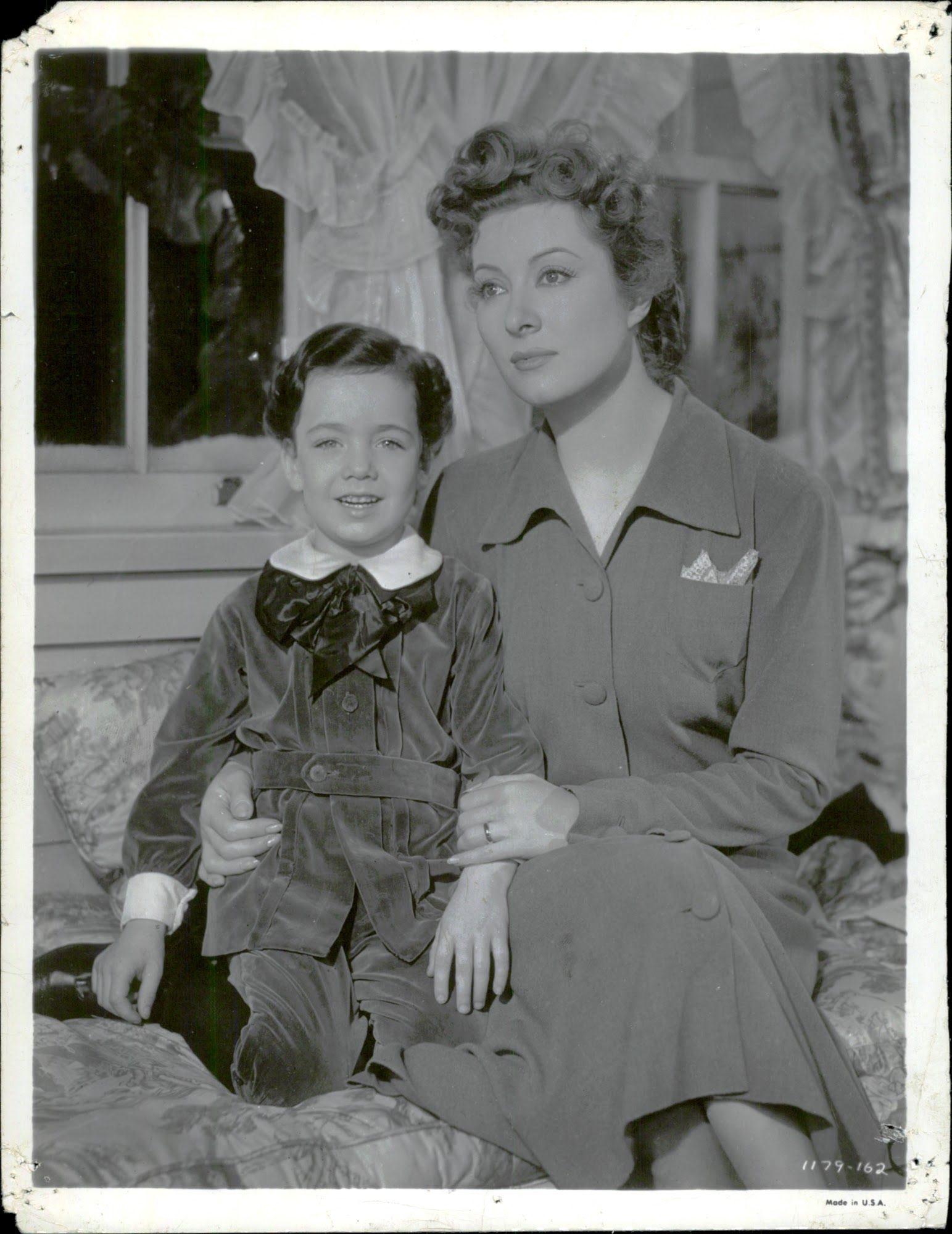 Portrait of actor Greer Garson - 24 January 1943 - Vintage Photograph